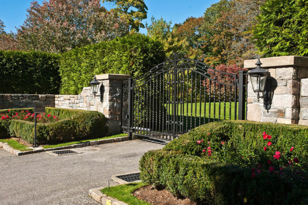 Driveway Entry Gates - Fence Installation | Red Fox Fence, Inc.